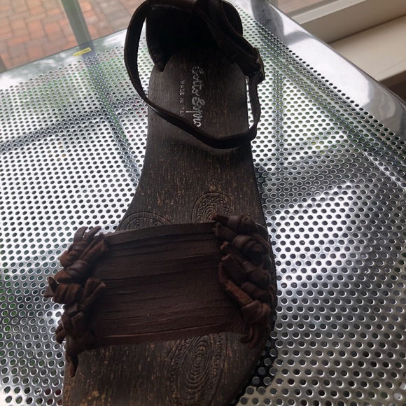 Sotto Sopra | Shoes | Made In Italy Sandals | Poshmark